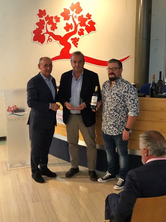 Julio Sáenz, designado Mejor Enólogo de España 2022 por la XII Guía La ...