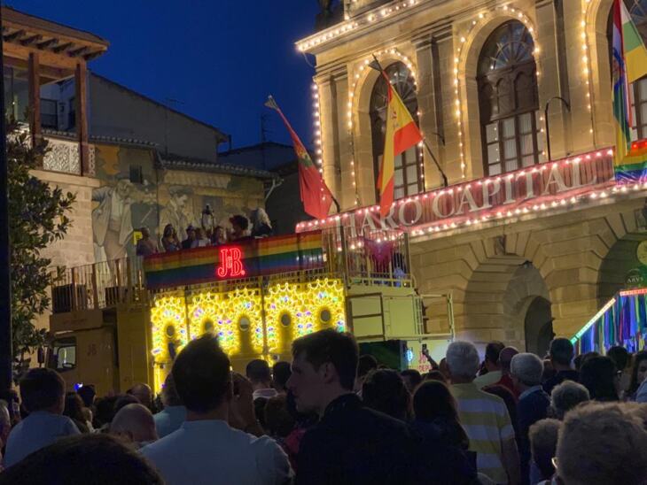 Haro se llena de música, colores y plumas con `Orgullo de Pueblo ...