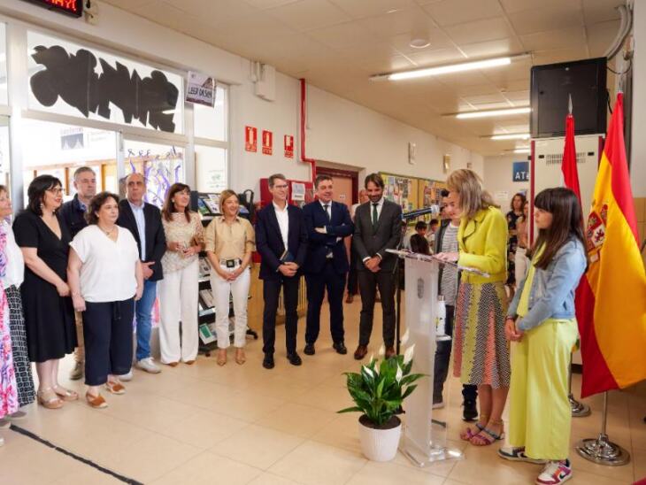El busto de Manuel Bartolomé Cossío vuelve al instituto de Haro tras más de 80 años ubicado en ...